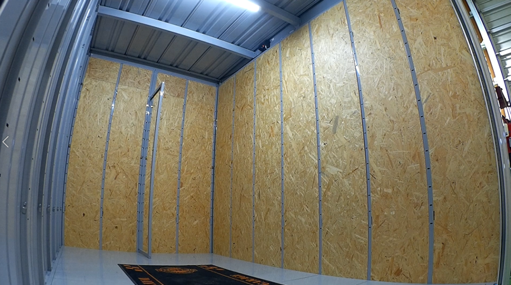 DIY内装 施工動画 【DIY＃04 壁施工（OSB取付編）】 | 株式会社デイトナの最新情報がわかるオウンドメディア、デイトナウ！